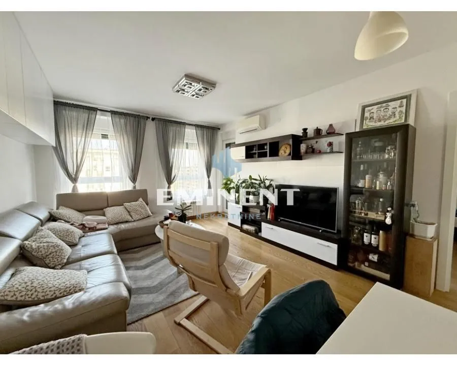 Izdavanje, dvosoban stan, 55m², Ada, Beograd