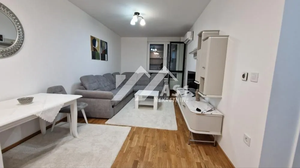Izdavanje, dvosoban stan, 45m², Sajam, Novi Sad Sve Podlokacije
