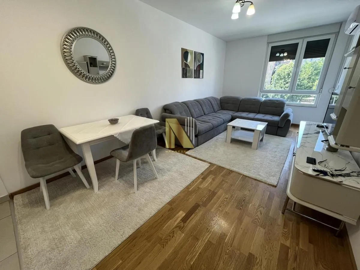 Izdavanje, dvosoban stan, 43m², Sajmište, Novi Sad