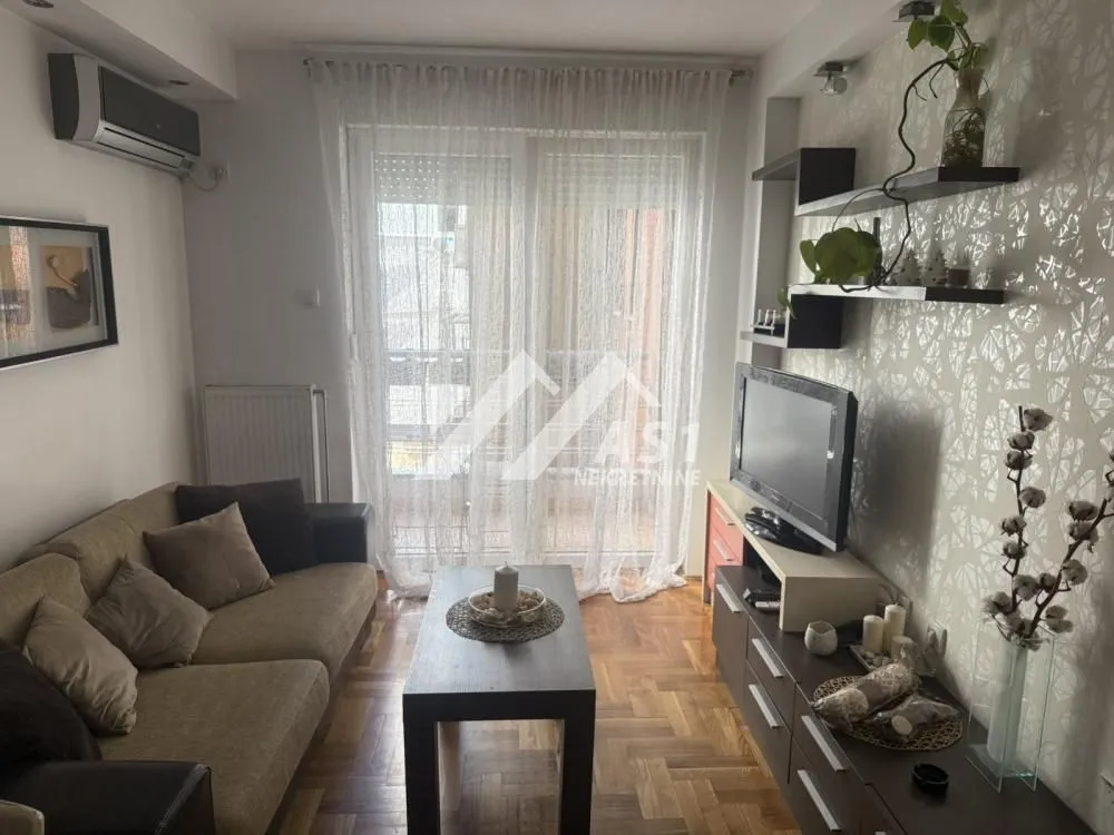 Izdavanje, jednosoban stan, 38m², Grbavica, Novi Sad Sve Podlokacije