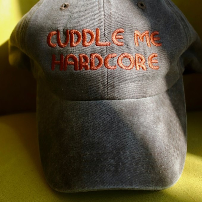 Cuddle me hardcore kačket