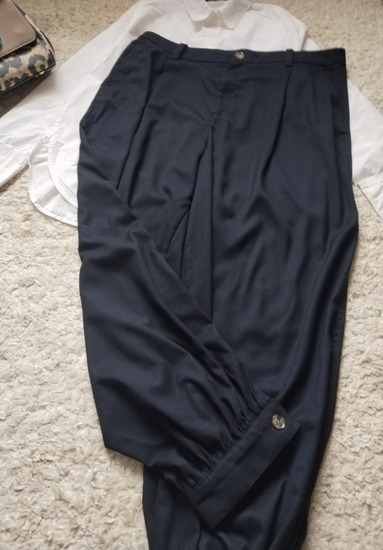    ZARA pantalone sa faltama ☆ Vel 42/XL ☆