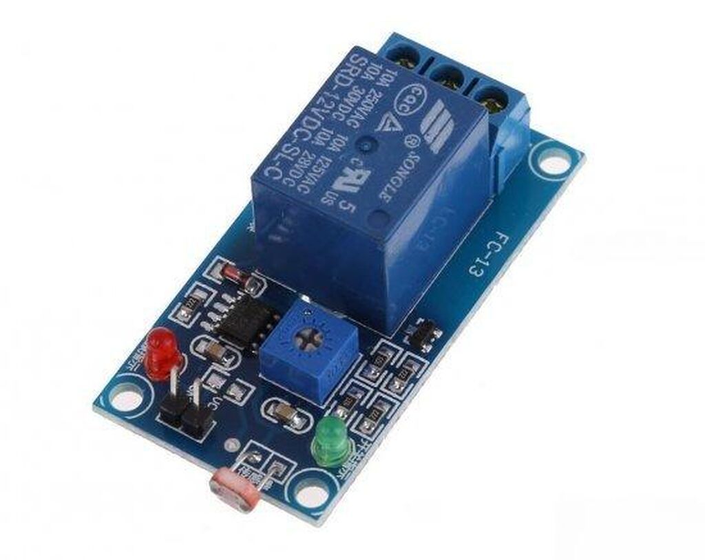 Foto-rele modul 10A (FC-13) Opis: - Jednokanani relejni modul sa