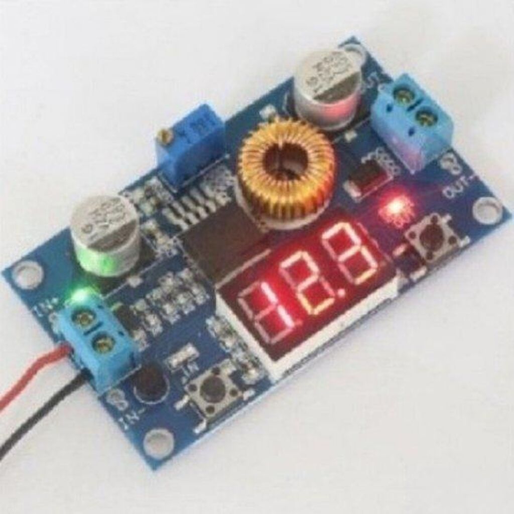 Step-down DC-DC regulator 5A sa LED voltmetrom - Ulazni napon: širok