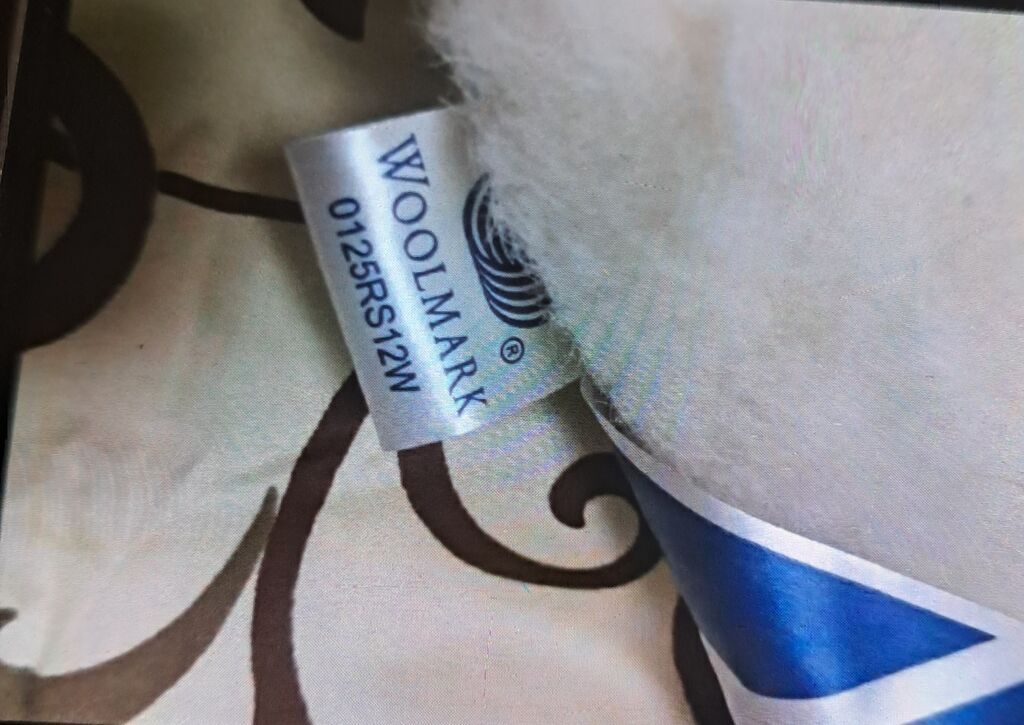 Woolmark prekrivač iz Merino kolekcije. Jedna strana pamuk,druga čista