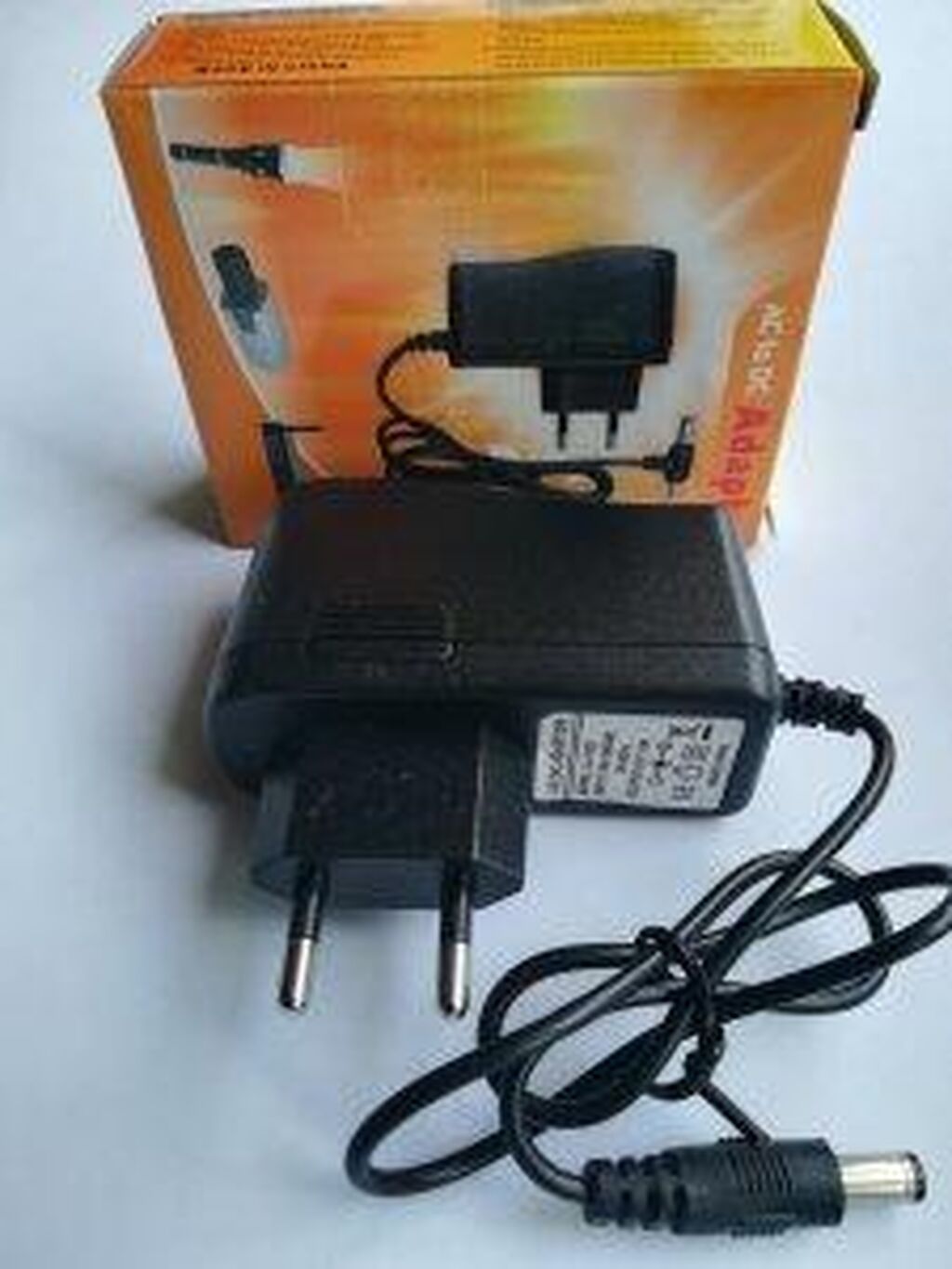 AC/DC adapter LX-1202 - Ulaz: 100–240 V AC, 50/60 Hz (širok opseg za