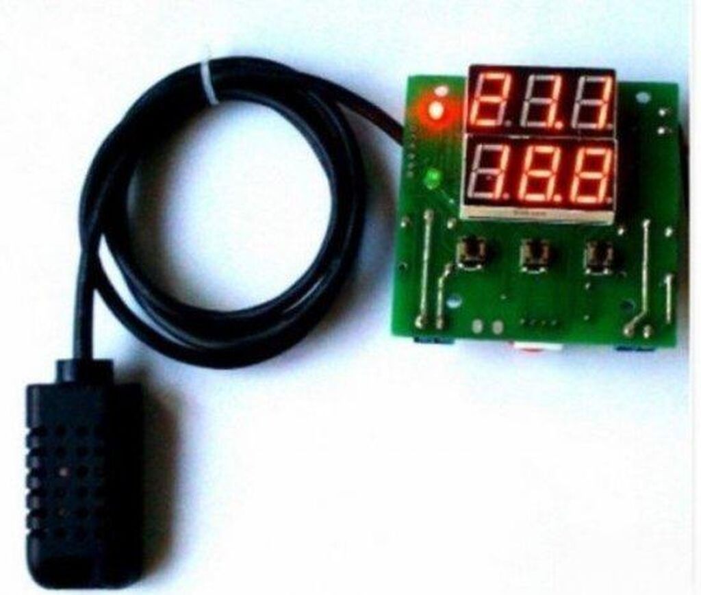 Inteligentni kontroler temperature i vlažnosti sa senzorom i