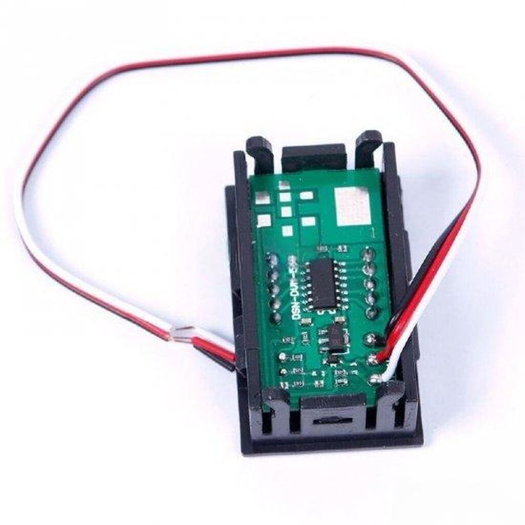 Digitalni panel voltmetar 0–100 V DC, zelena LED cifra Opis: -