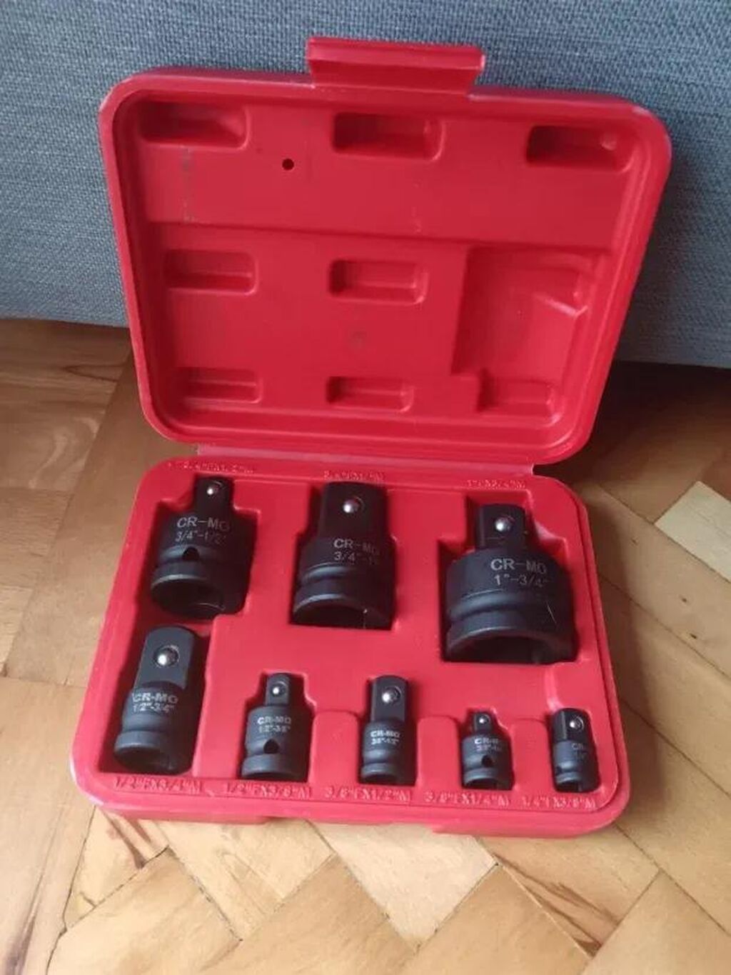 Set adaptera i redukcija za nasadne ključeve u koferu - Profesionalni