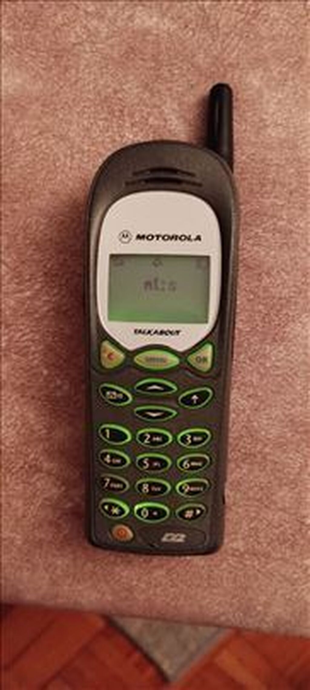 Motorola talkabout 2288 i c140 Telefon nov,radi na svim