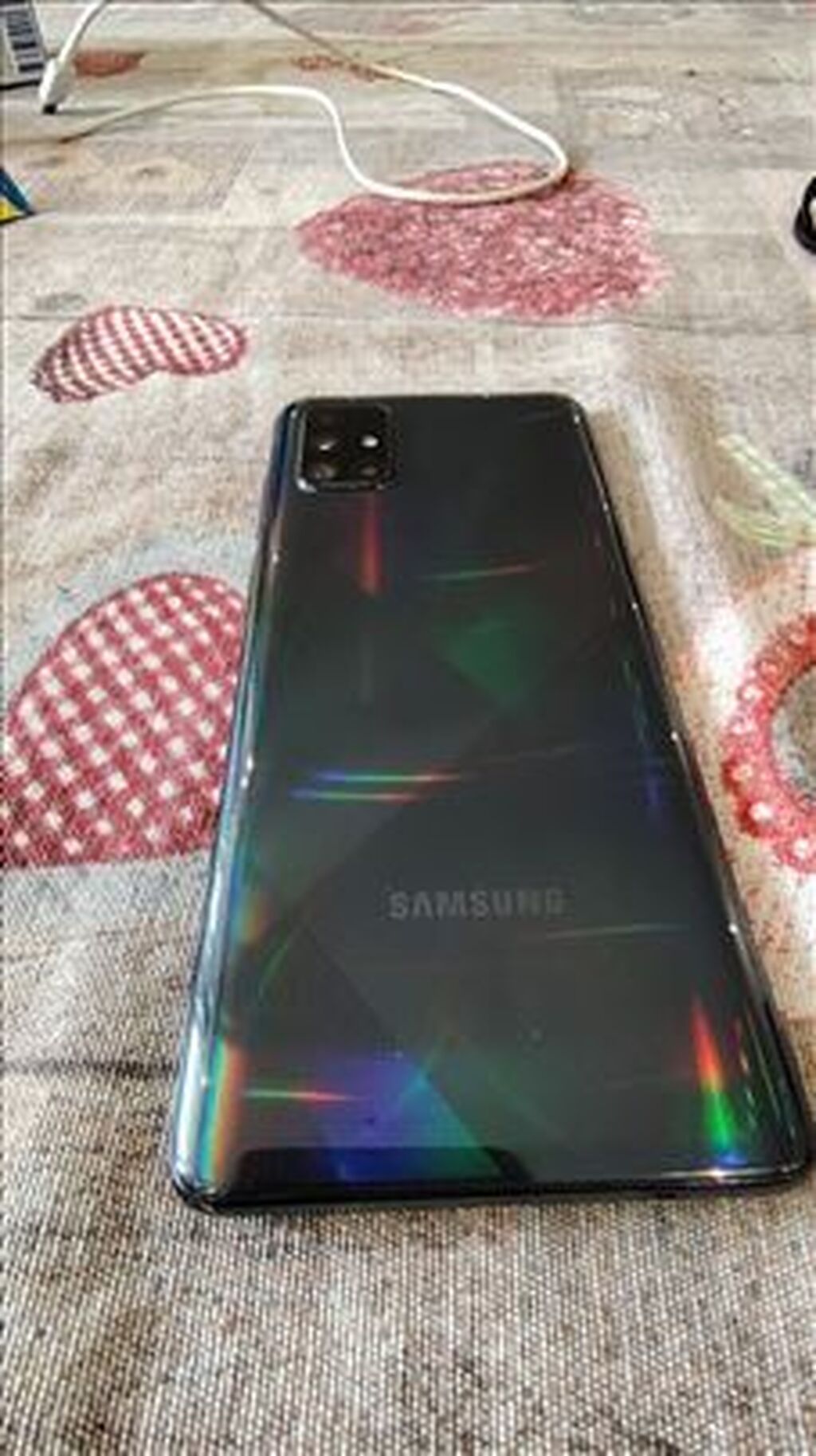 Samsung Galaxy A71 Prodajem telefon Samsung Galaxy A71 i Samsung