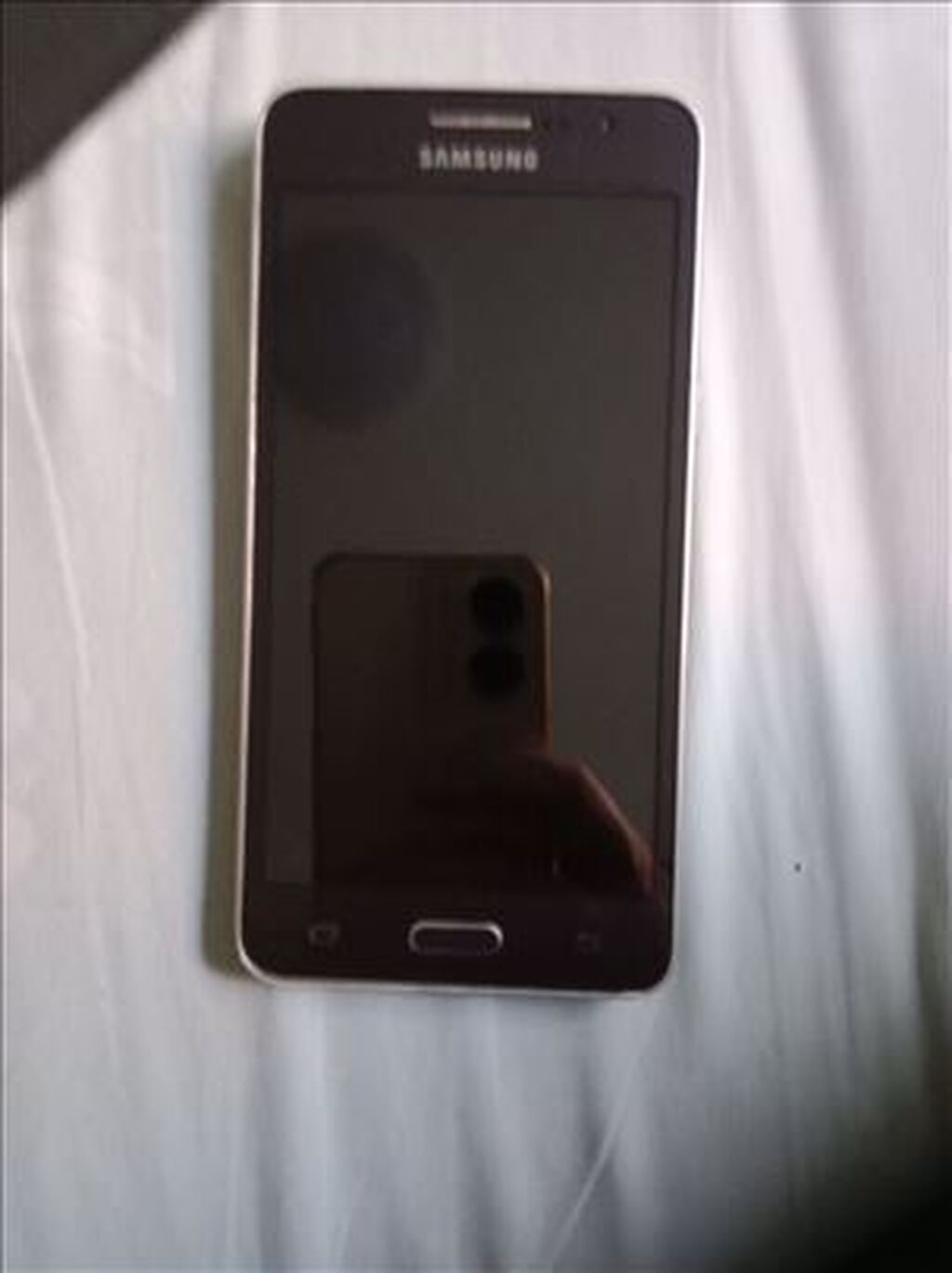 Samsung G531f Samsung dobro očuvan, baterija ok, radi na svim