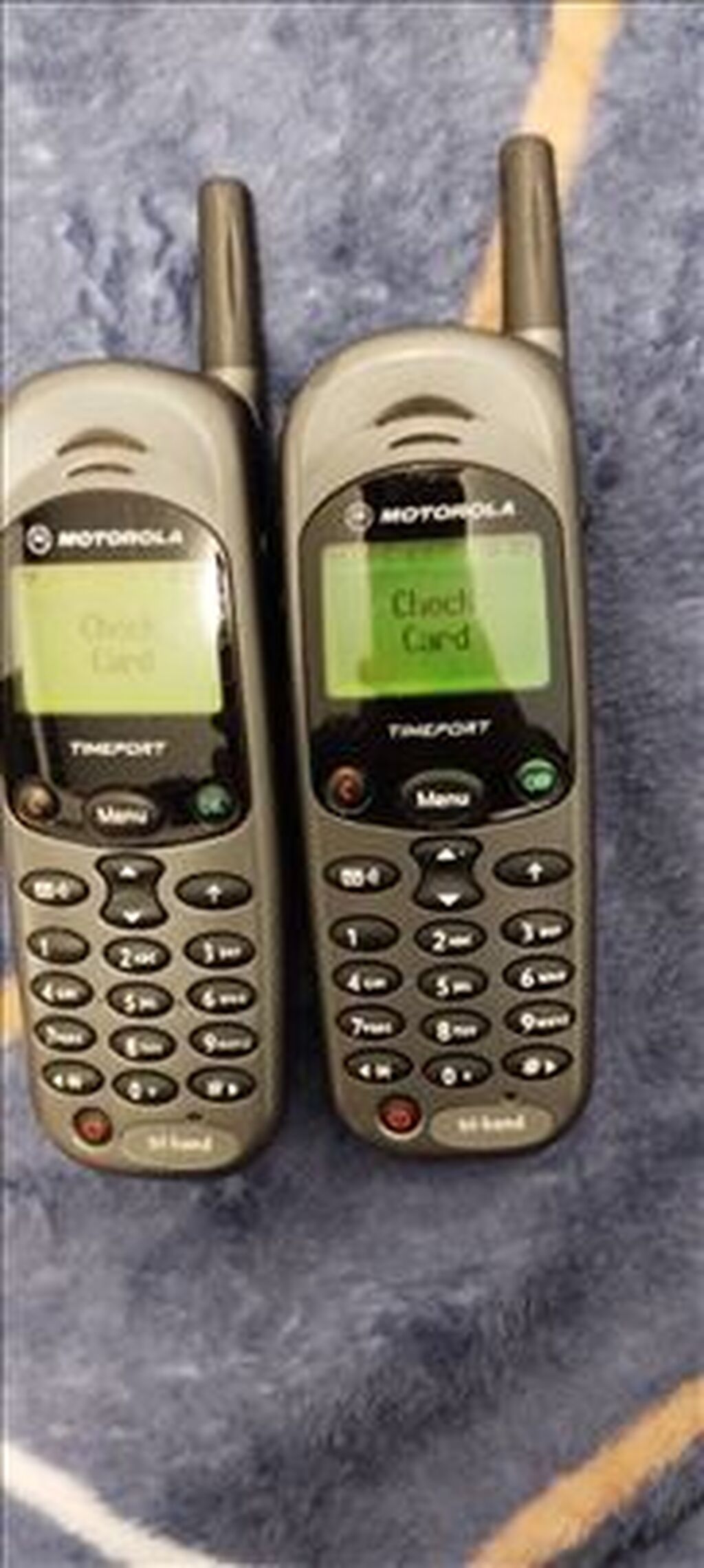 Sony Ericsson Z600 Prodajem telefon skoro kao nov, mali tragovi na