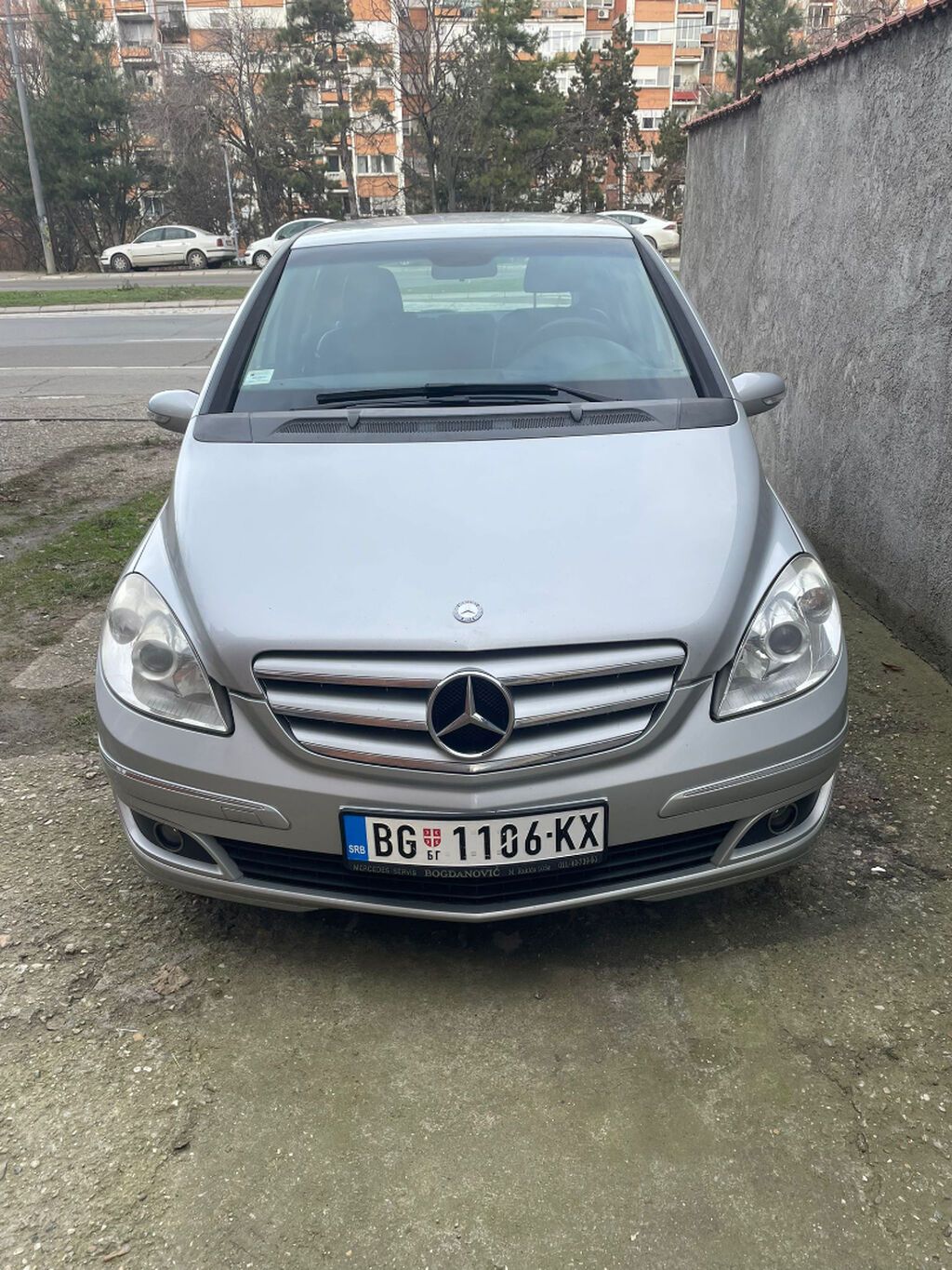 Mercedes-Benz B-klasa CDI 5 vrata, srebrna metalik. Proizveden