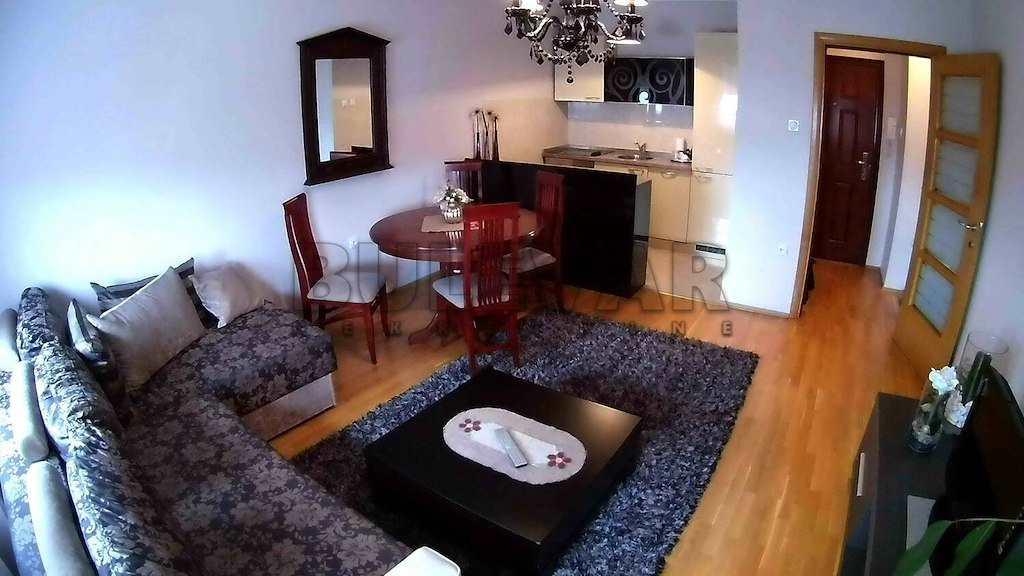 Jednoiposoban stan, Niš - Filozofski fakultet | Izdavanje · 44m² · 400€