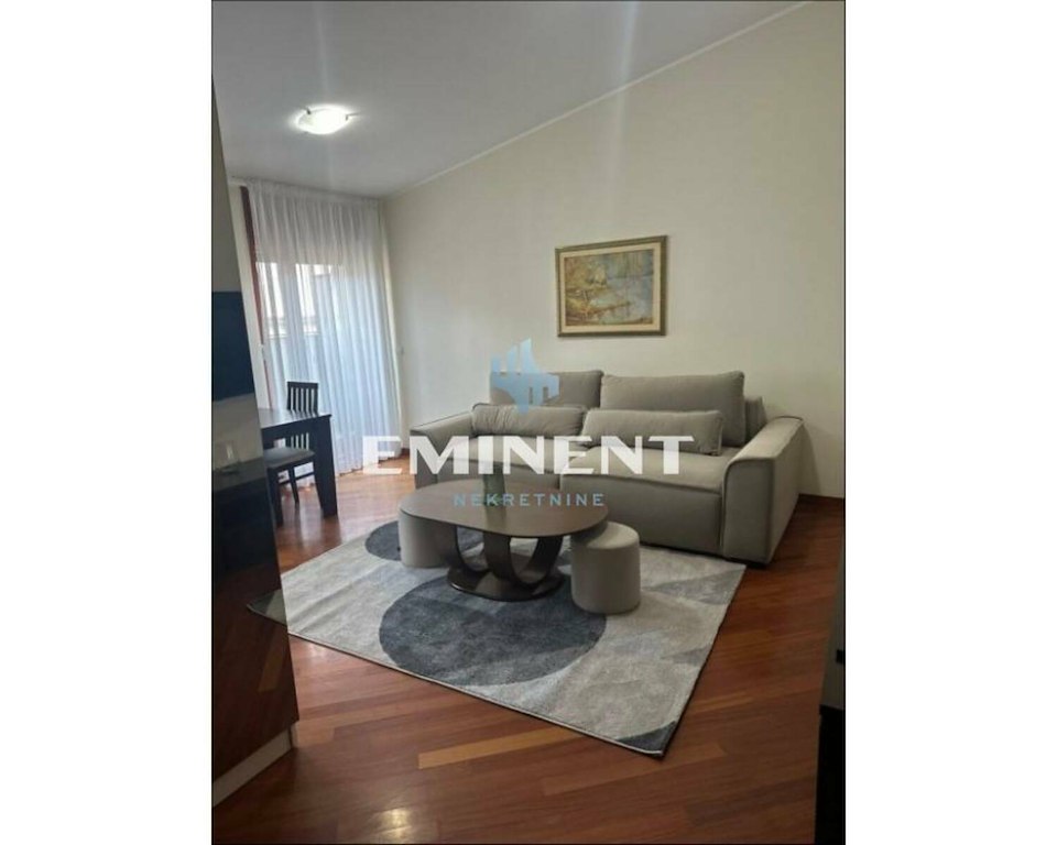 Dvosoban stan, Beograd - Vukov Spomenik | Izdavanje · 42m² · 800€