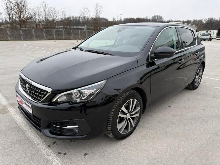 Peugeot 308 1.2 KREDITI NA LICU MESTA