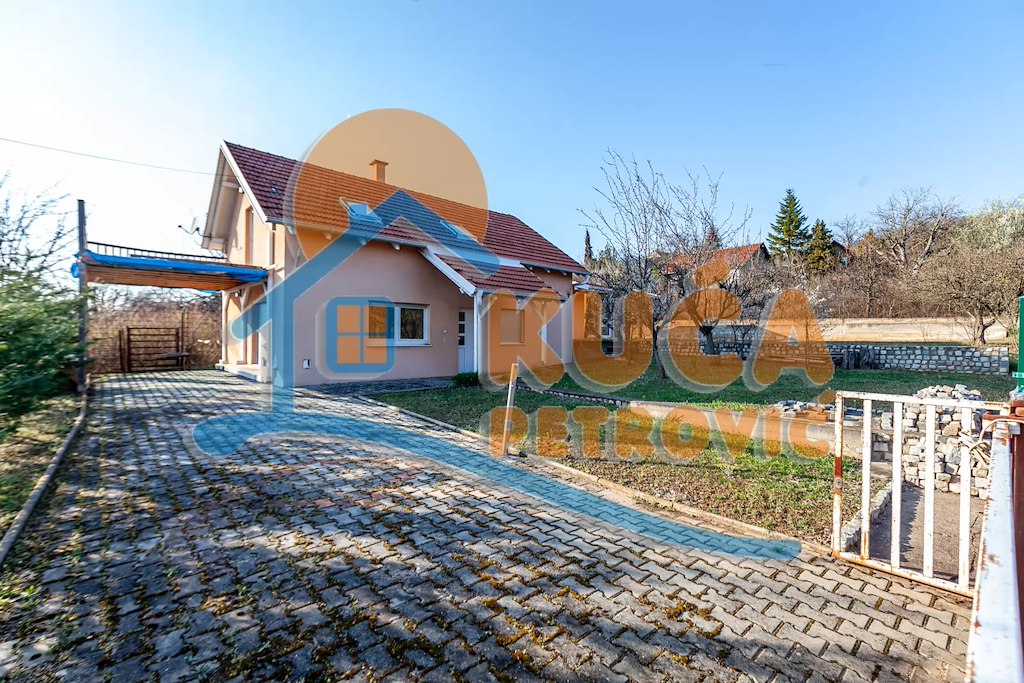 Trosobna kuća, 110 m2, Pantelej, Vinik ID: p-016030