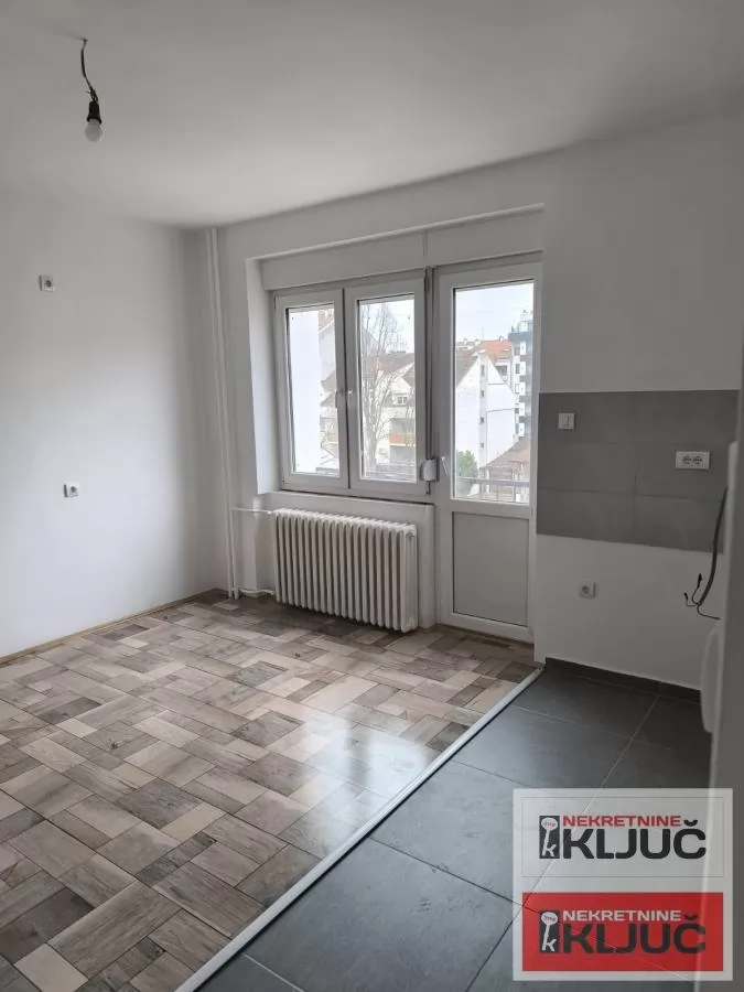 GRBAVICA, 52m2+terasa, Dvoiposoban, Renoviran