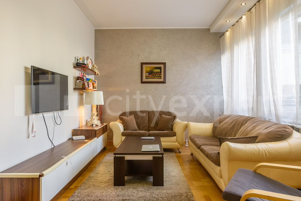 Stan za izdavanje BEZ PROVIZIJE: Trosoban, 70m², Ivankovačka, Palilula - 950€
