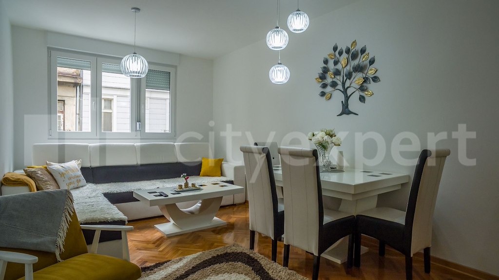Stan za izdavanje BEZ PROVIZIJE: Dvosoban, 45m², Solunska, Stari grad - 700€