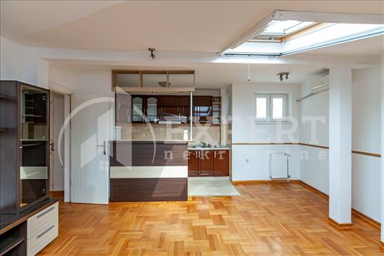 Dvoiposoban stan 60m2, Centar