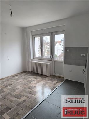 Grbavica, 52m2+terasa, Dvoiposoban, Renoviran