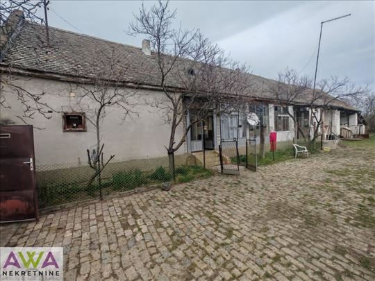Kuća za renovaciju 244m² na velikom placu 2170m² –