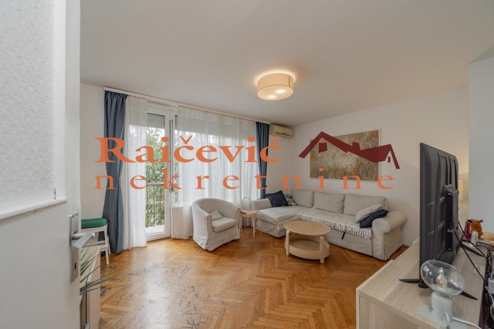 Sumatovacka, Trosoban stan na prodaju, 69m2, 255.000€