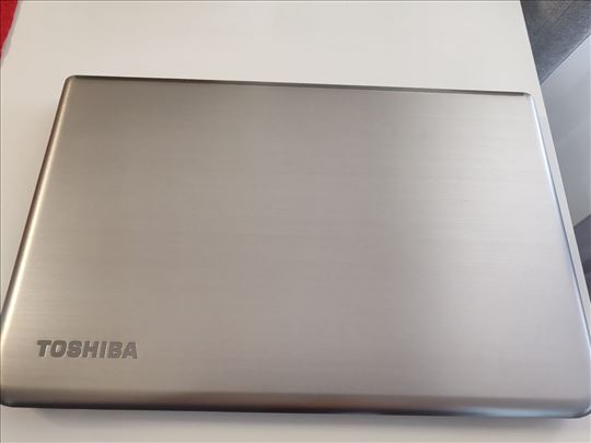 Toshiba Satellite P75 neispravan 17 HarmanKardon