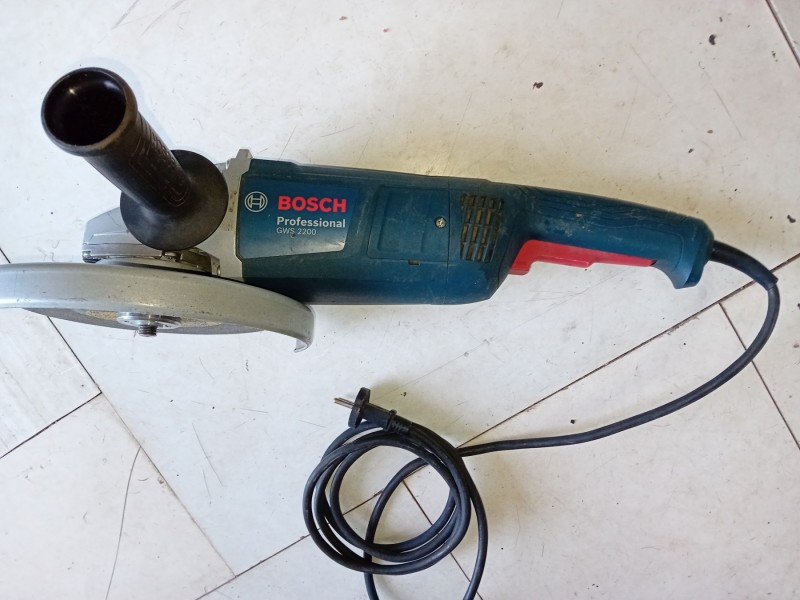 Bosch velika brusilica GWS 2200