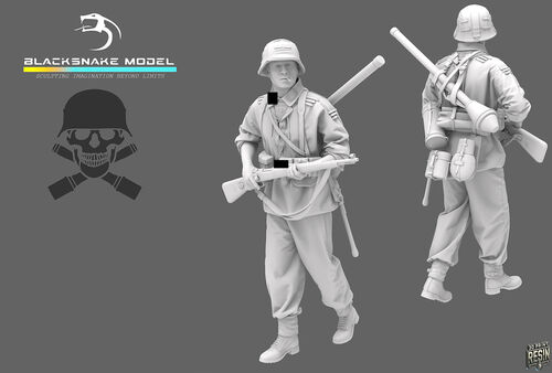 NEW! BlackSnake Model Waffen-04-16 German WWII Waffen SS Soldier No.4 with Panzerfaust (1 Figure)