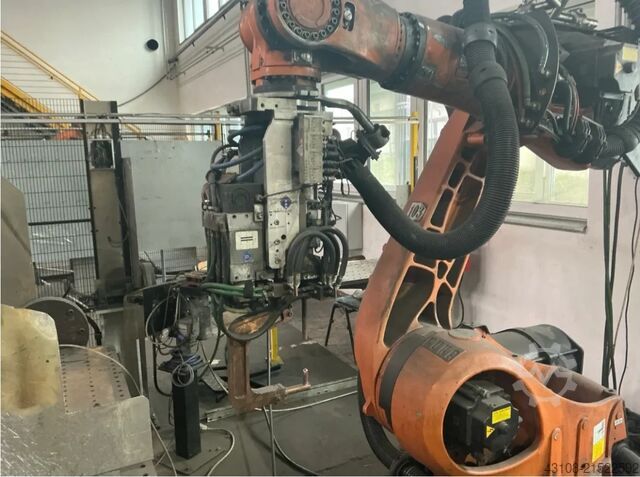 Industrijski robot
KUKA KR210