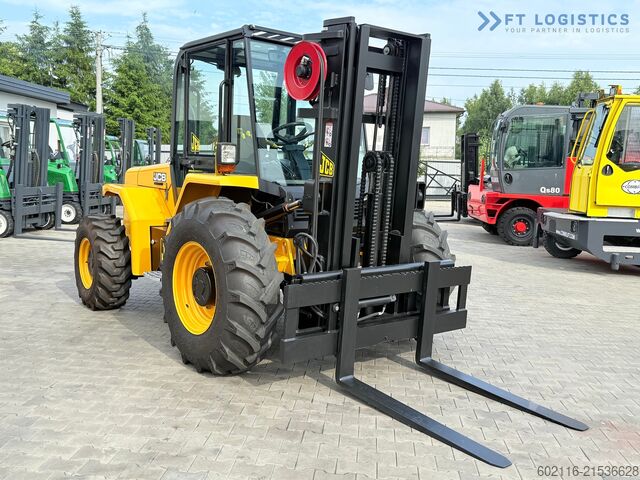 Terenski viljuškar
JCB 940 / TRIPLEX 4500 / FREE-LIFT NEW TIRES