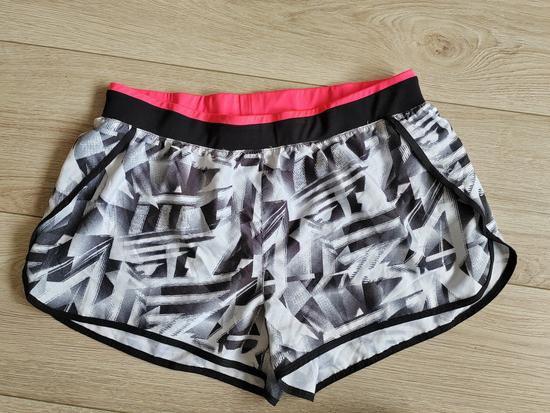 Decathlon sportski sorts