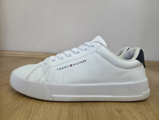 Tommy Hilfiger br 44