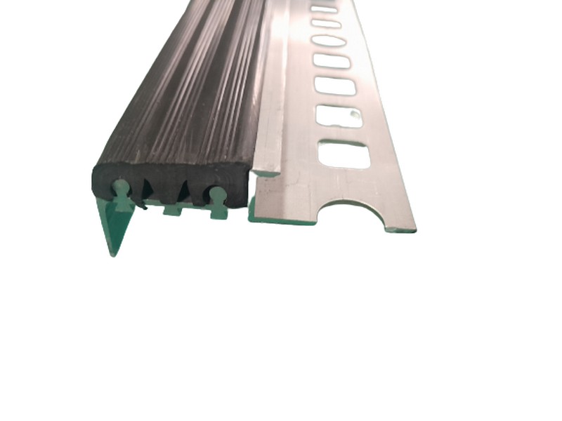 S2A 00 ALU LAJSNA 2.5M CRNA GUMA