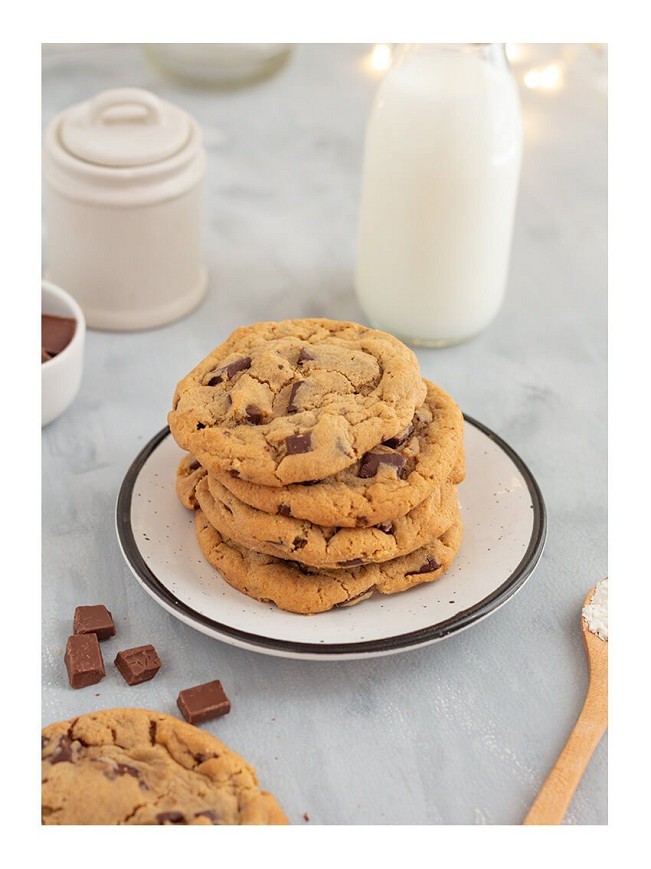 COOKIES WITH MILK