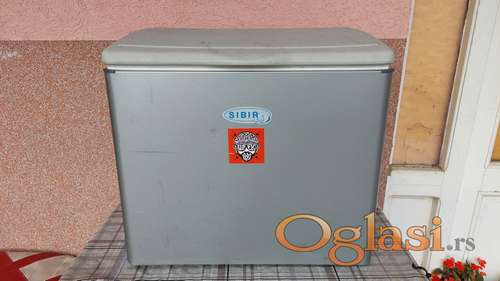 Frizider na plin 12 i 220 volti