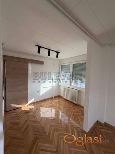 Stan Bulevar Nemanjića 54m2