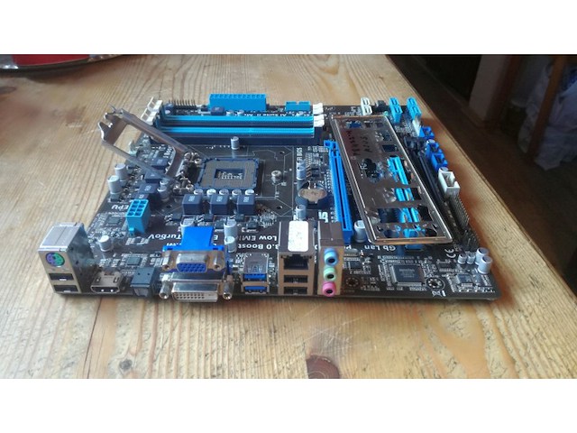 Asus P8H77-M, soket 1155.