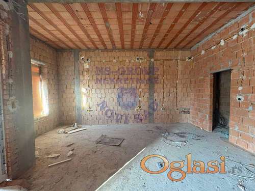 Lokal u sivoj fazi 48m2 Centar
