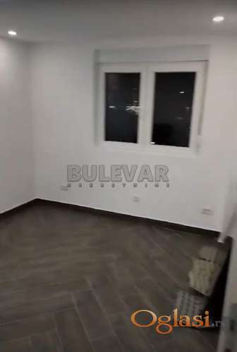 Izdaje se poslovni prostor u blizini Čaira 58m2!