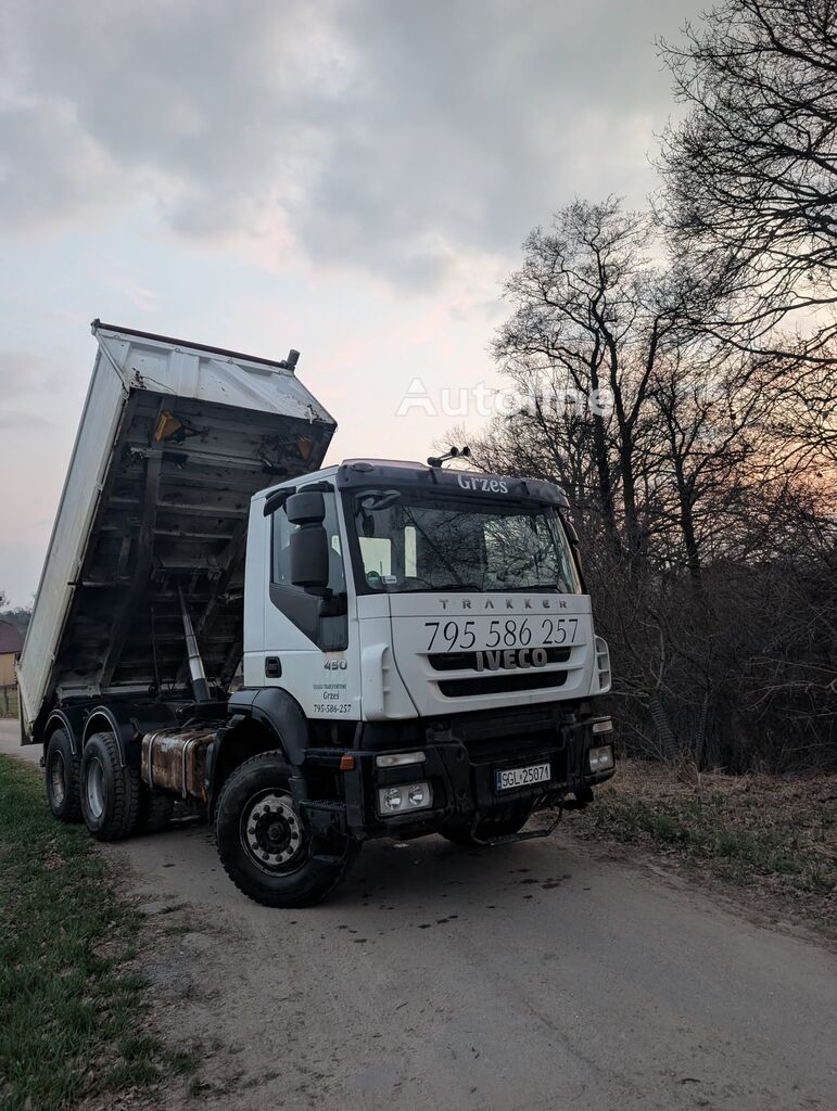 IVECO Trakker 450 kiper