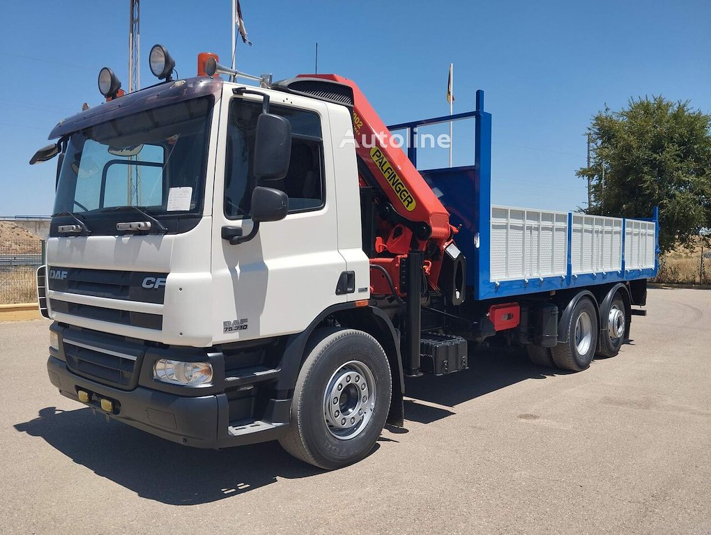 DAF CF 75 310 kamion s ravnom platformom