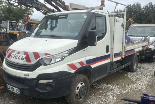 IVECO 35-160 kamion s ravnom platformom