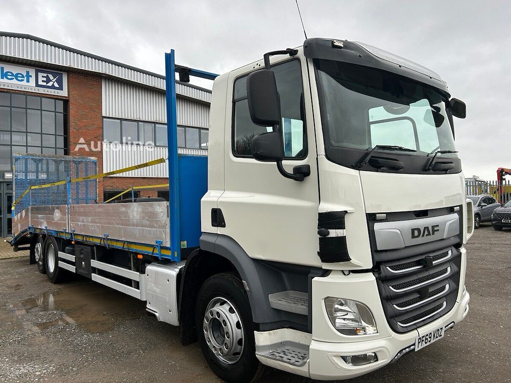DAF CF340 kamion s ravnom platformom