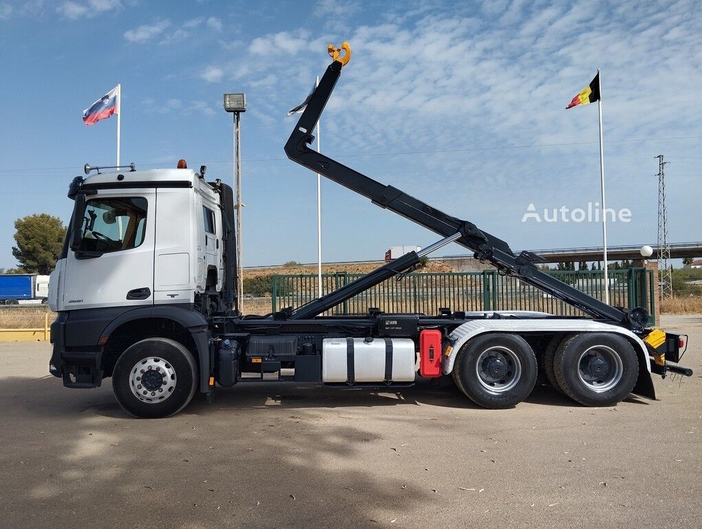 Mercedes-Benz AROCS 26 51 kamion rol kiper