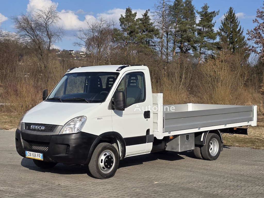 IVECO Daily 35-12 kamion s ravnom platformom < 3.5t