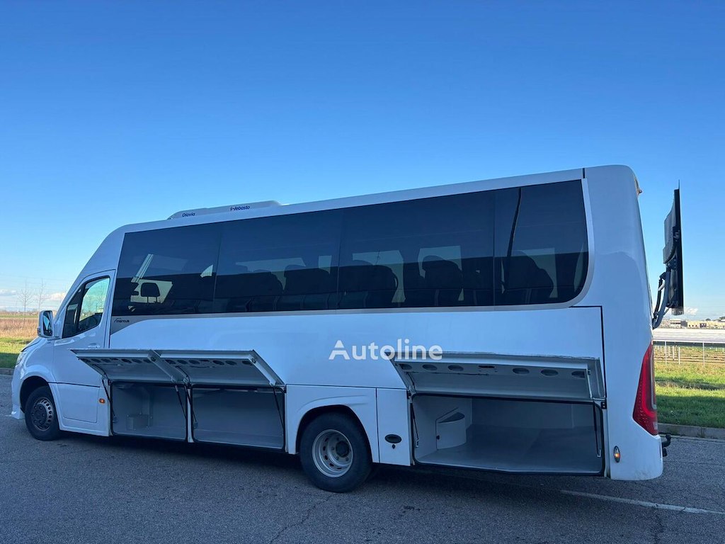 Novi Mercedes-Benz Sprinter 519 putnički minibus